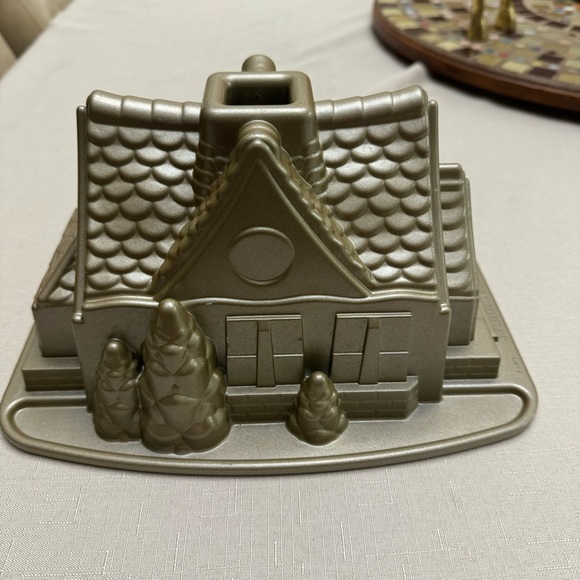 Nordic Ware | Kitchen | Nordic Ware Gingerbread House Bundt Pan 9 Cups ...